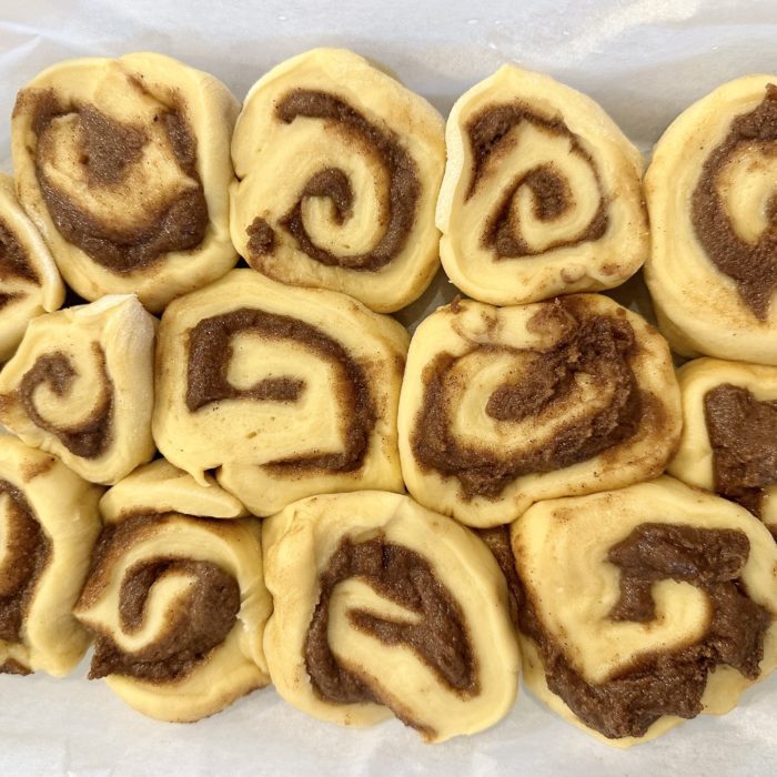 Cinnabon Copycat Recipe: How to Make THE MOST Delicious Cinnamon Rolls ...